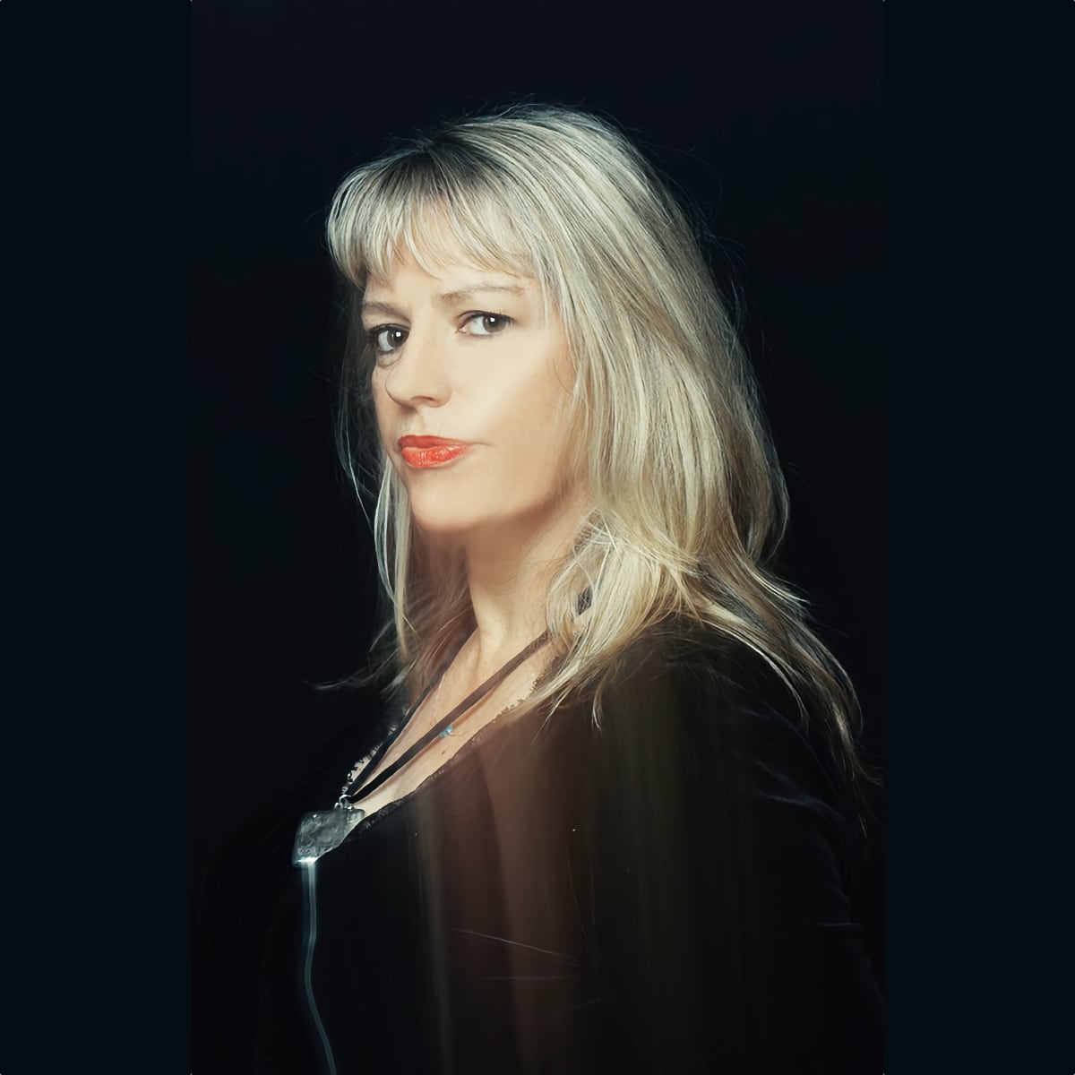 Bio – Rebecca Barnard